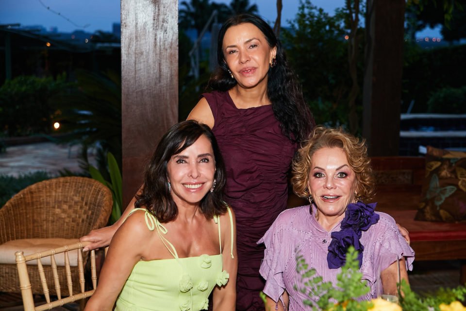 Sonia Ghisi celebra 82 anos em festa cativante com amigos e familiares