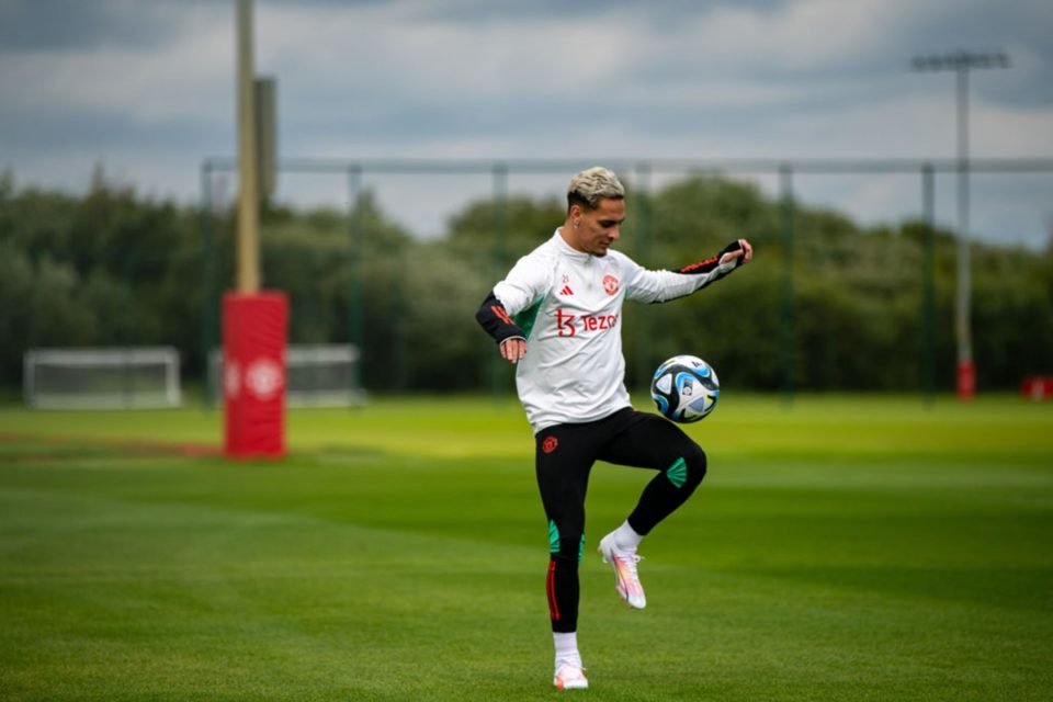 Vídeo: Antony parte para cima de rival e é detonado na web | Metrópoles