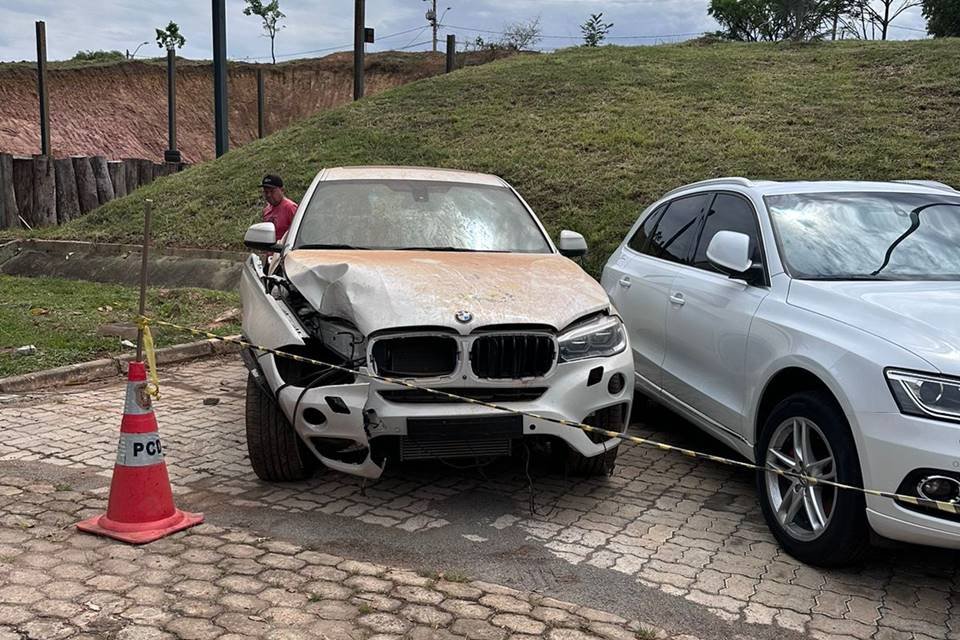 BMW usada em “assaltos fake” é encontrada em chácara no DF. Vídeo ...