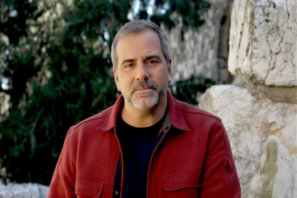 Ex-Globo, Rodrigo Alvarez estreia na TV Aparecida com conteúdo inédito | Metrópoles