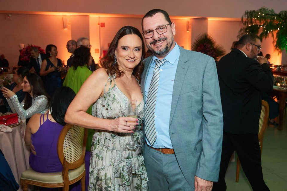 Júlia Cubel de La Guardia comemora 15 anos em festa deslumbrante ...