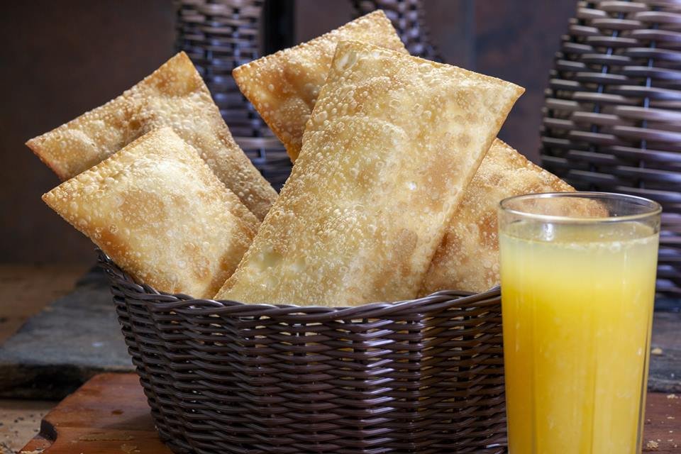 Dia do Pastel: 7 sabores “diferentões” para experimentar no DF | Metrópoles