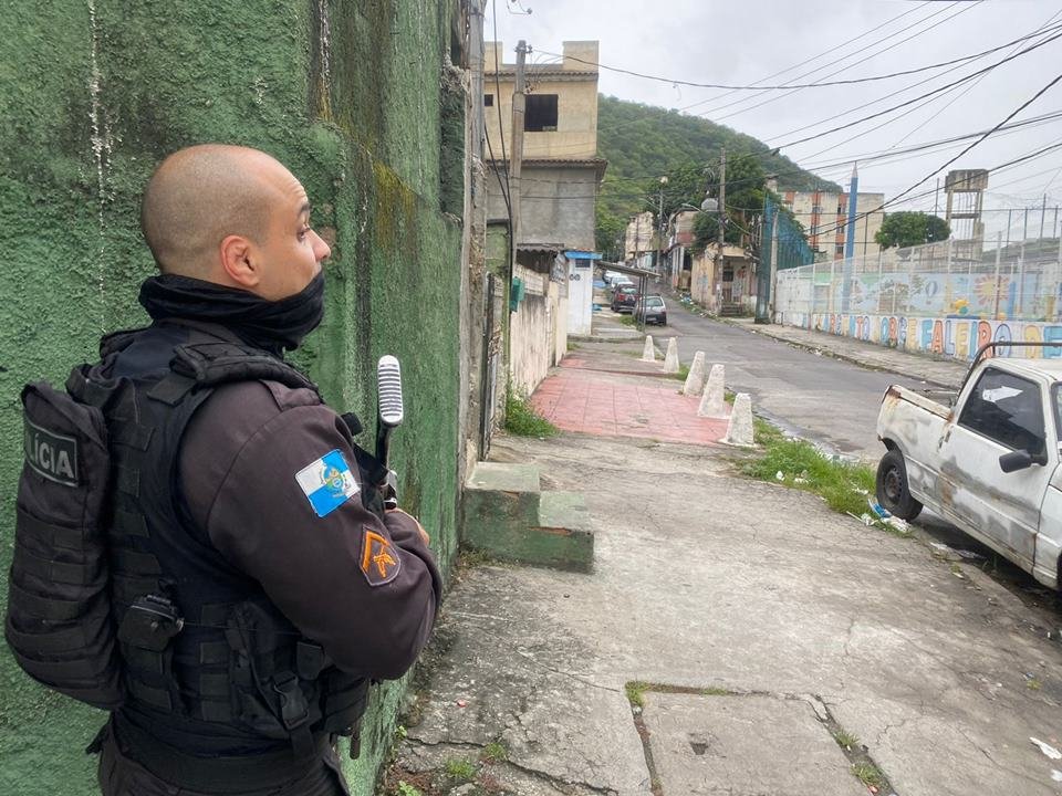 RJ: 2º dia de megaoperação mira “centro de treinamento” do tráfico ...