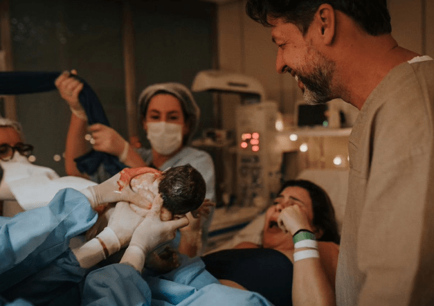 “Eu enlouqueci”, diz Michelle Loreto sobre parto da primeira filha ...