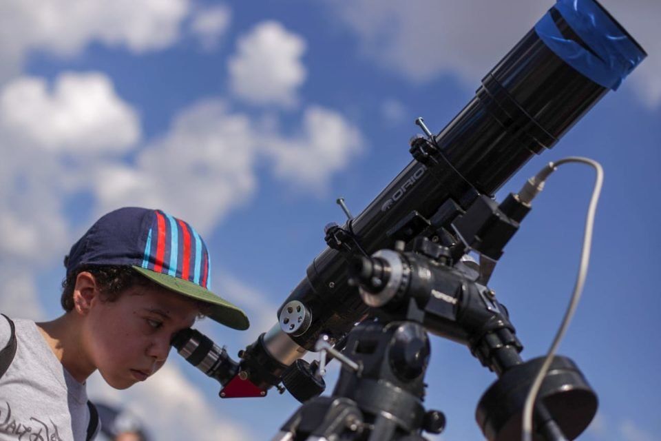 Eclipse solar encanta as Américas: veja fotos e vídeos do fenômeno ...