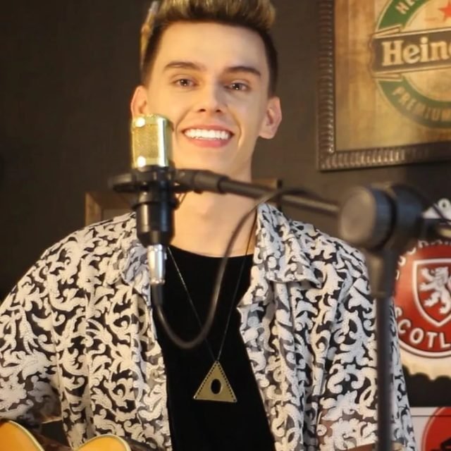 Quem é o sertanejo de 23 anos que morreu após carro cair de ribanceira | Metrópoles