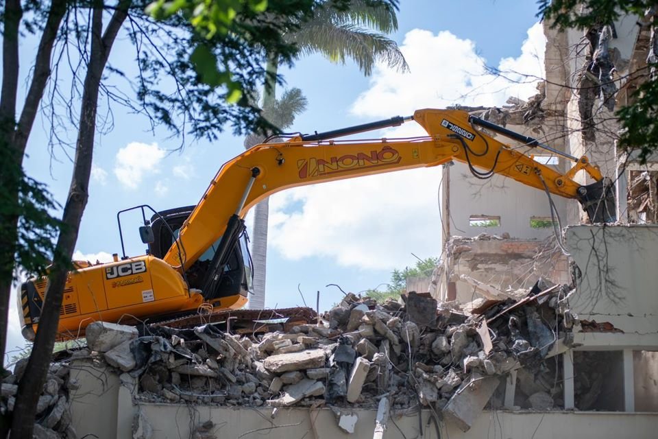 Vídeo: demolição de prédio altera rotina de moradores da Asa Sul ...