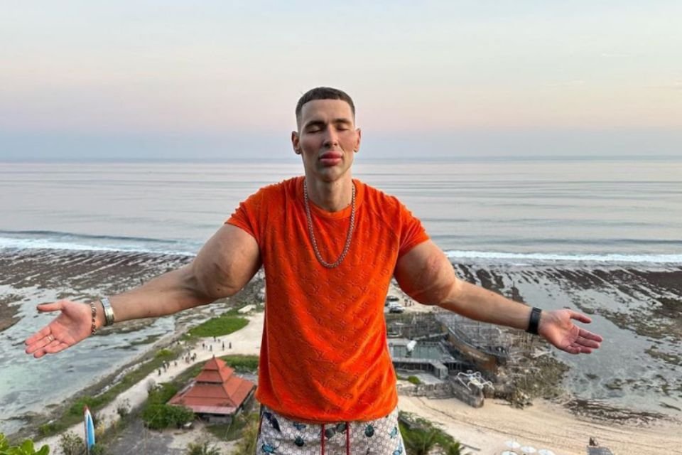 “Popeye russo” procura novo amor “sem celulite e sem cheiro de caspa ...