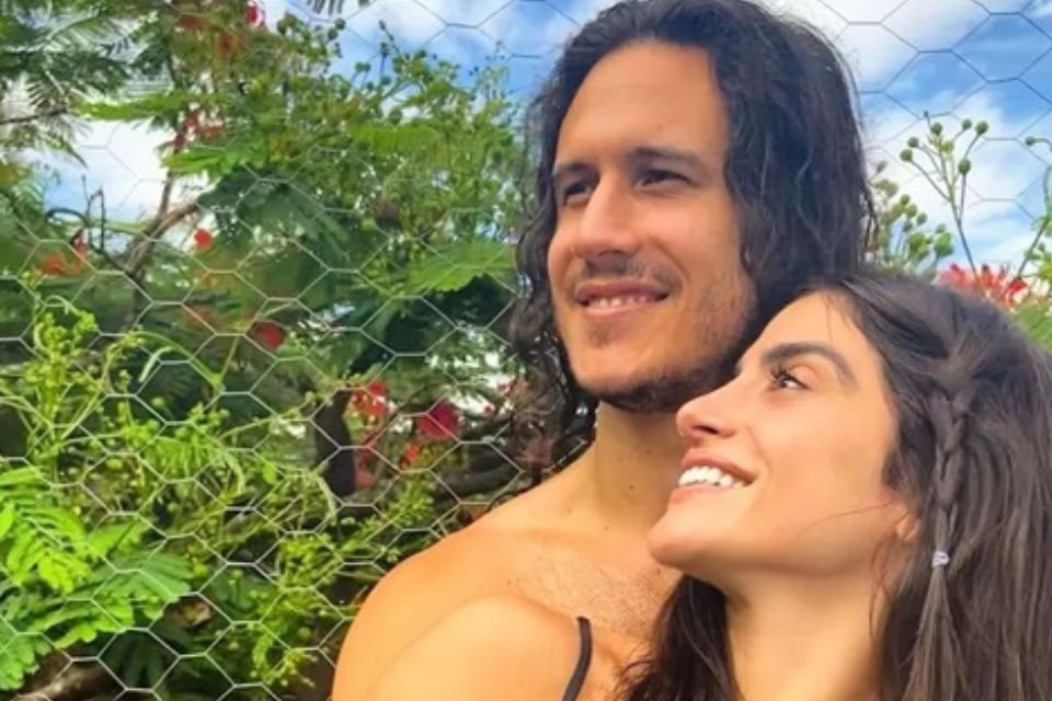 Ex-ator da Globo revela relação aberta e namorada afirma: “Pode tudo ...