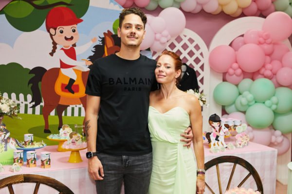 Laura Guth Estevão celebra 3 anos em incrível festa com o tema hipismo ...