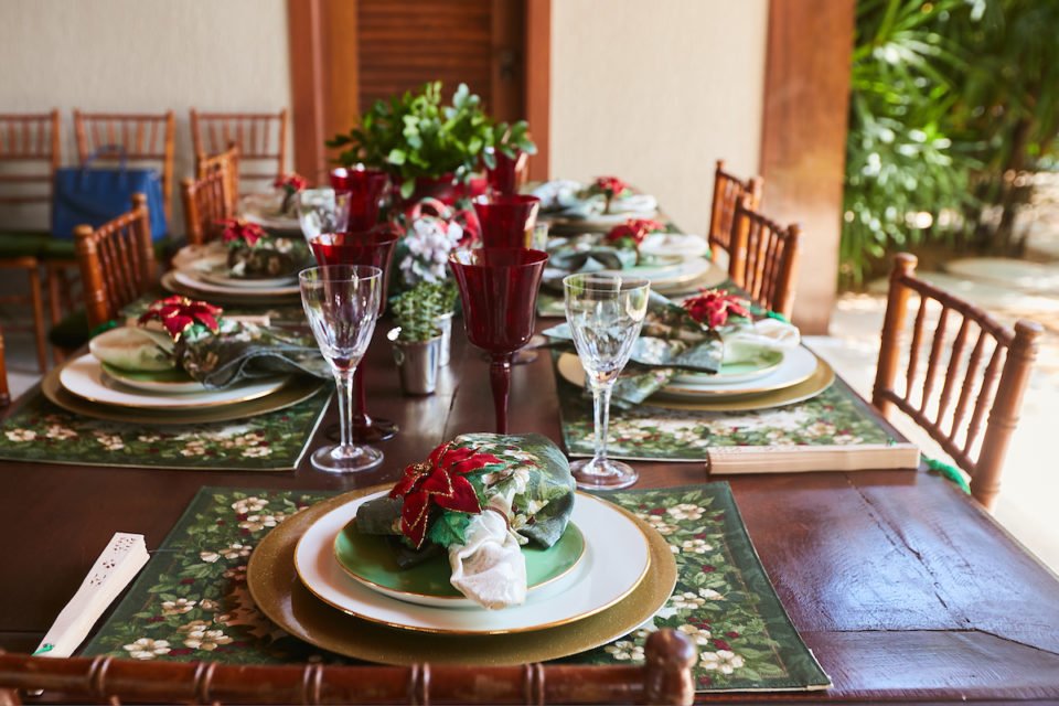 Maria da Graça Miziara recebe convidadas em almoço natalino | Metrópoles