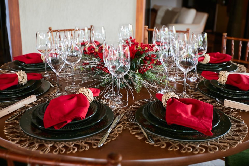 Maria da Graça Miziara recebe convidadas em almoço natalino | Metrópoles