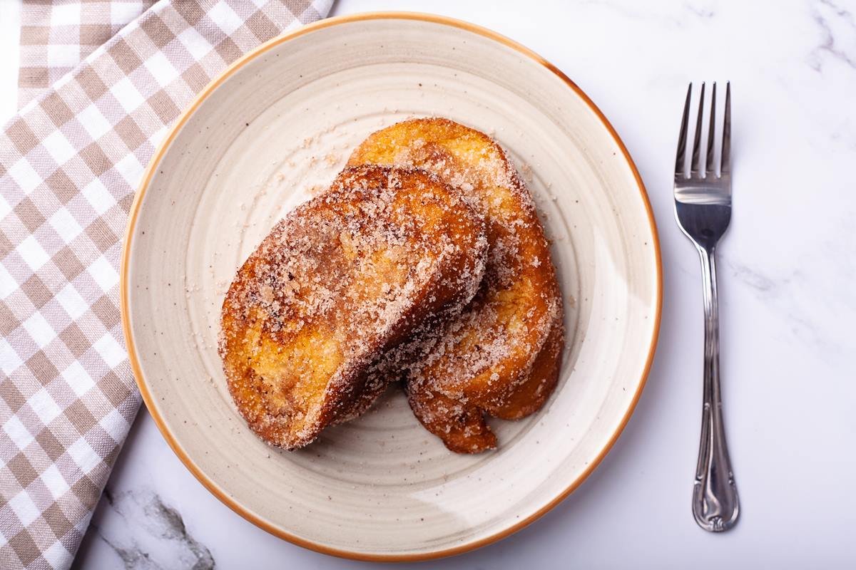 Aprenda uma receita fácil de rabanada que fica pronta em 5 minutos ...