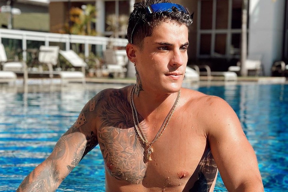 Tiago Ramos aparece com lágrimas nos olhos em postagem misteriosa ...