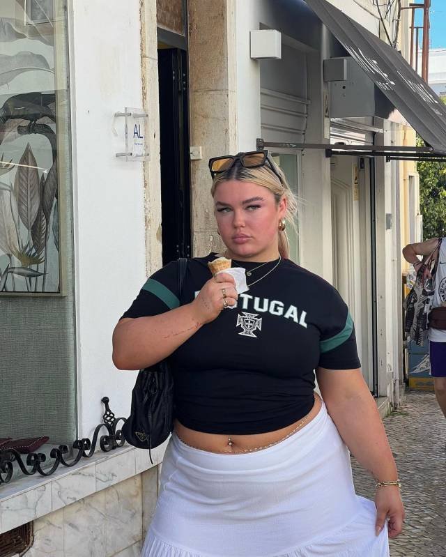 Baby look retorna como queridinha entre fashionistas | Metrópoles