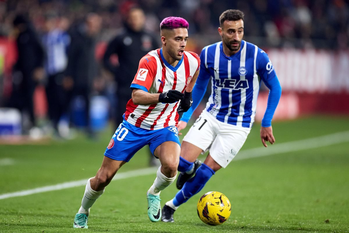Líder do Espanhol: Girona bate Alavés com assistência de Yan Couto ...