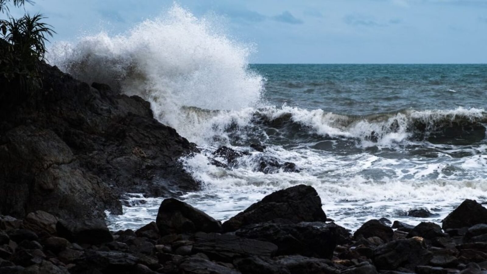 Ciclone deixa mar agitado e traz risco de ressaca a SC nesta terça ...