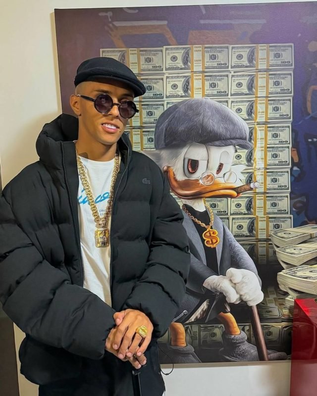 Influencer que deu colar a Neymar ostenta mansão de R$ 10 milhões ...