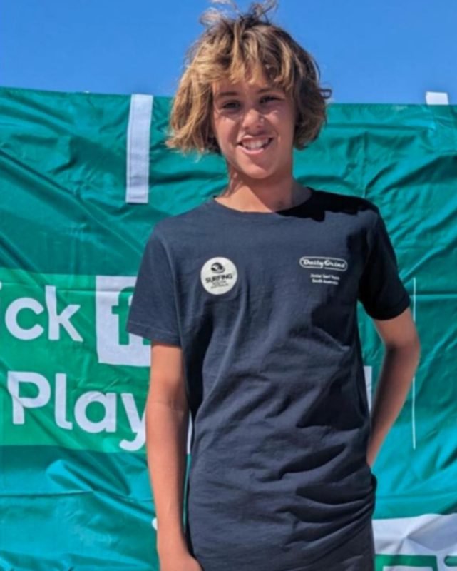 Quem era o surfista mirim que morreu atacado por tubarão na Austrália | Metrópoles