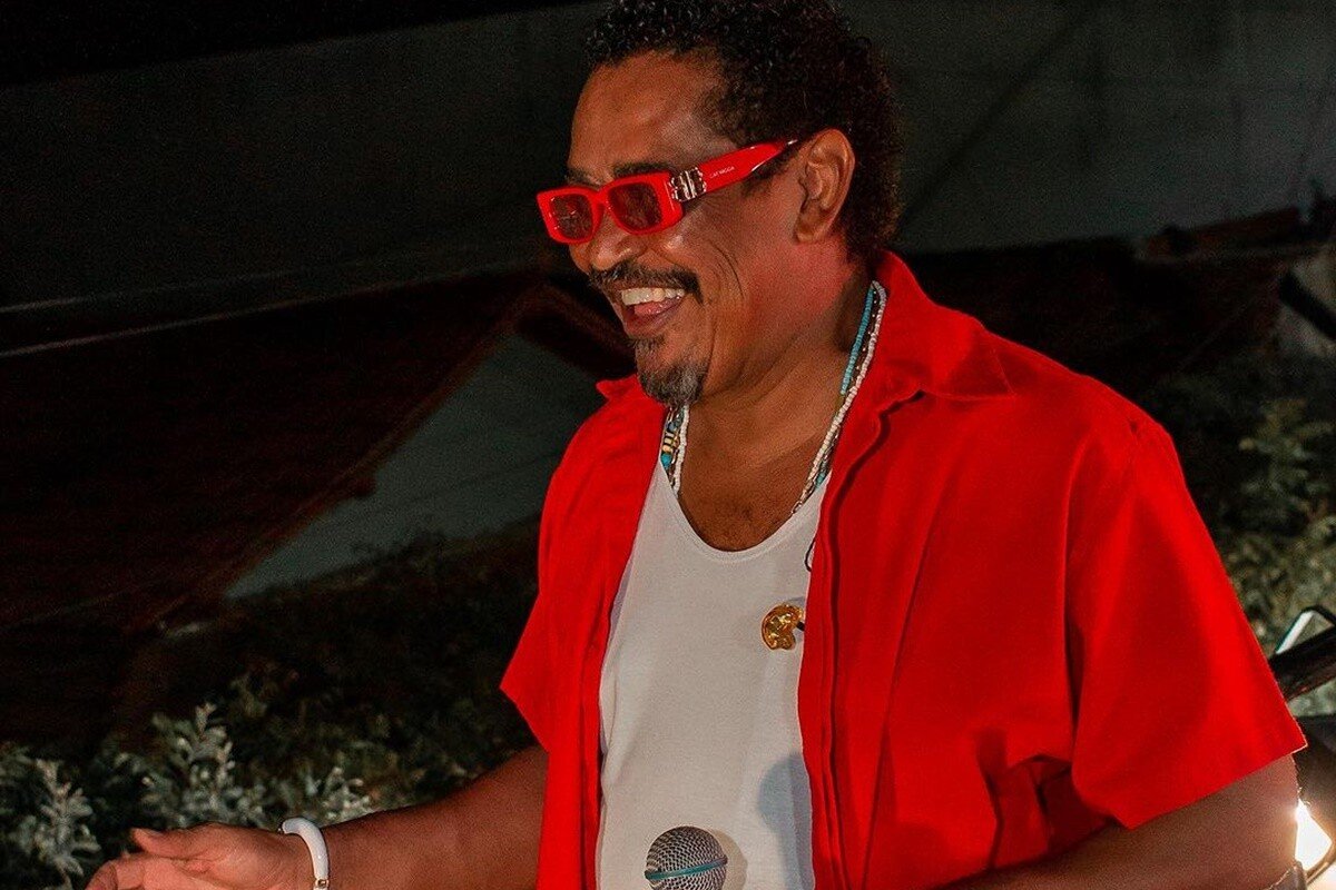 Vídeo: Compadre Washington tranquiliza fãs após cirurgia de urgência ...