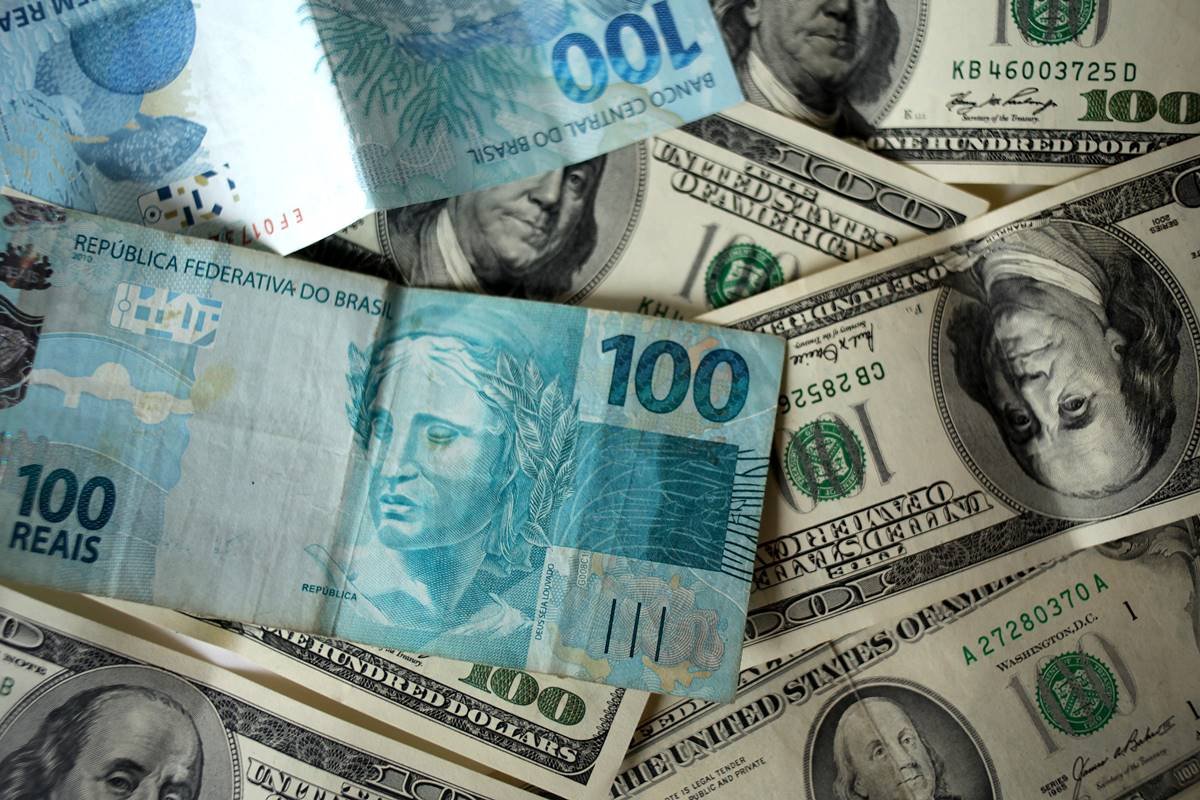 Em Dia De Pr via Do PIB Ibovespa Abre Em Alta E D lar Cai A R 4 90 Em Dia De Pr via Do PIB Ibovespa Abre Em Alta E D lar Cai A R 4 90