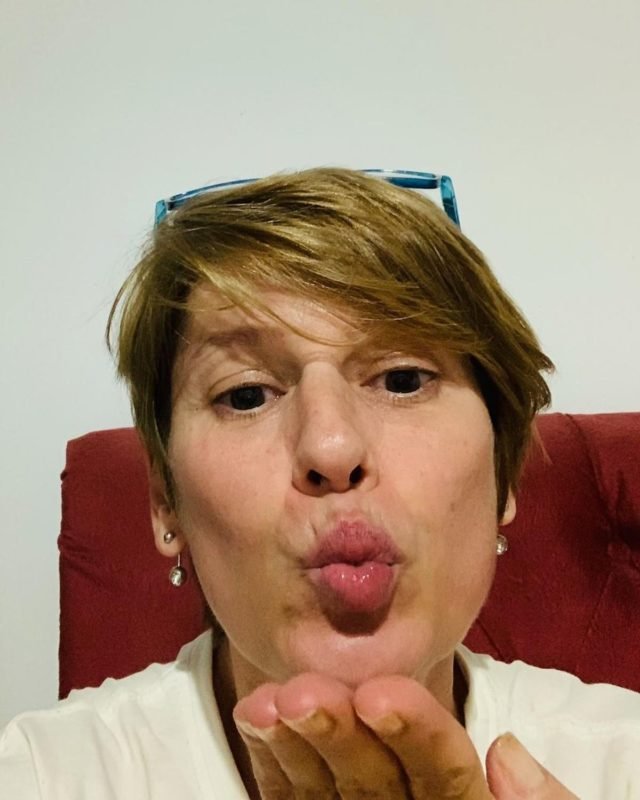 Ex-noiva de Dinho, dos Mamonas Assassinas, abre coração sobre o cantor ...