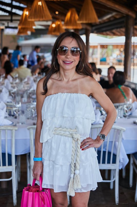 Tati Vartuli brinda aniversário com almoço entre amigos e familiares ...