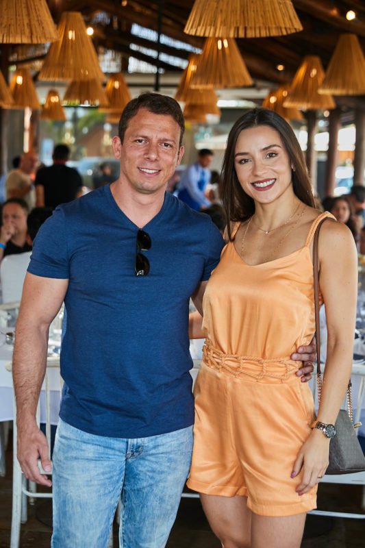 Tati Vartuli brinda aniversário com almoço entre amigos e familiares ...