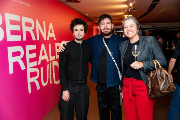 Berna Reale recebe convidados em coquetel de abertura da mostra Ruídos ...