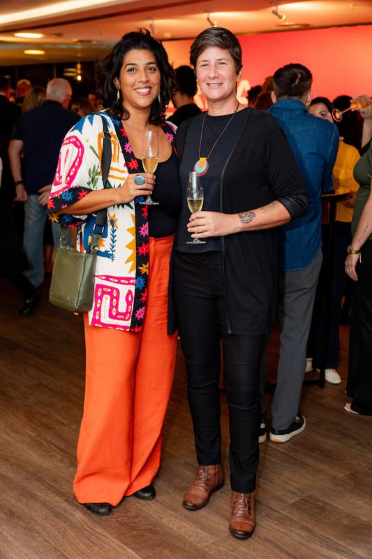 Berna Reale recebe convidados em coquetel de abertura da mostra Ruídos ...