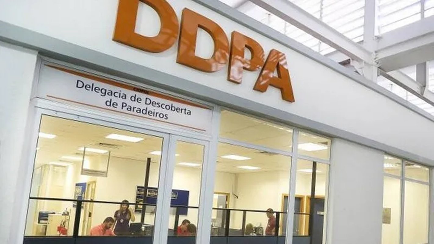 Corpo é encontrado no Rio Meriti, na Zona Norte do Rio de Janeiro ...