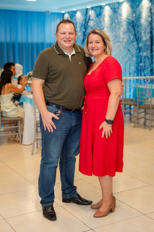 Olívia Jordão Gomide ganha festa de 4 anos inspirada no filme Frozen ...