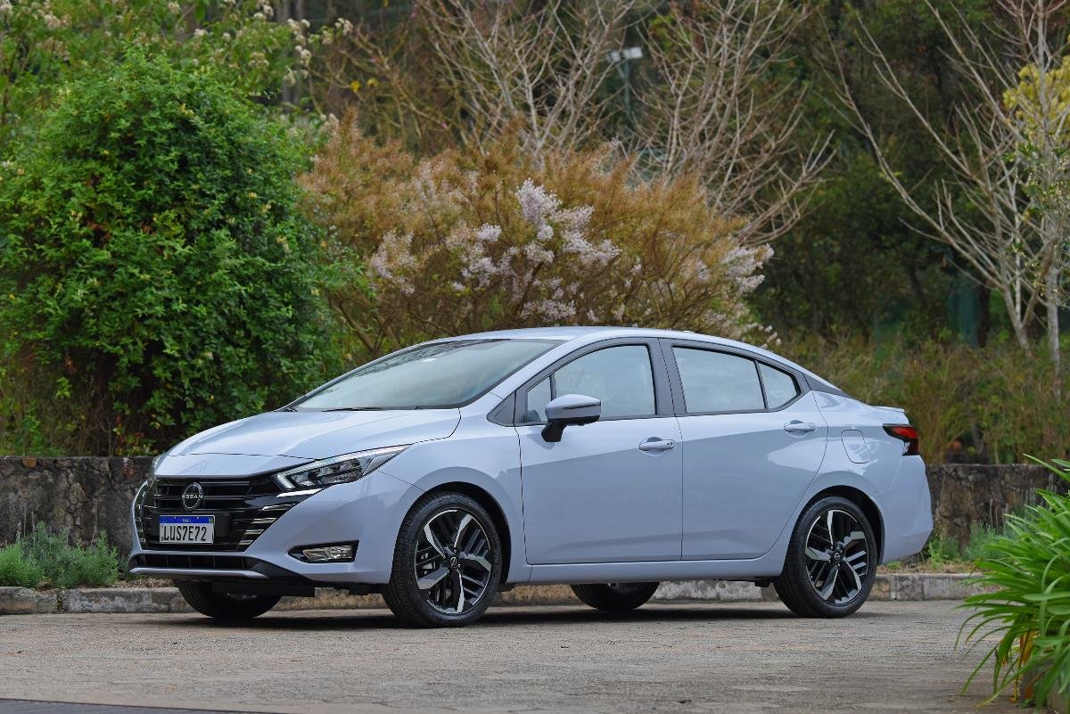 Nissan Versa tem espaço e conforto para ser Uber Black | Metrópoles