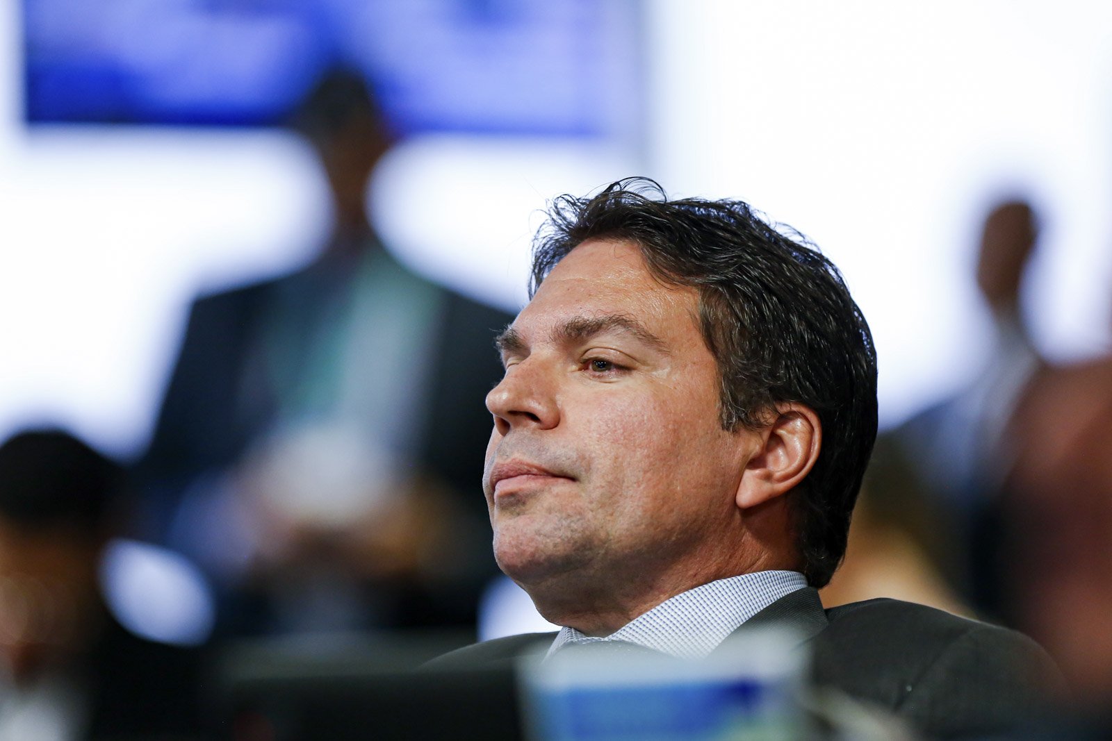 Após operação, senador tira da gaveta audiência sobre Ramagem e Abin ...