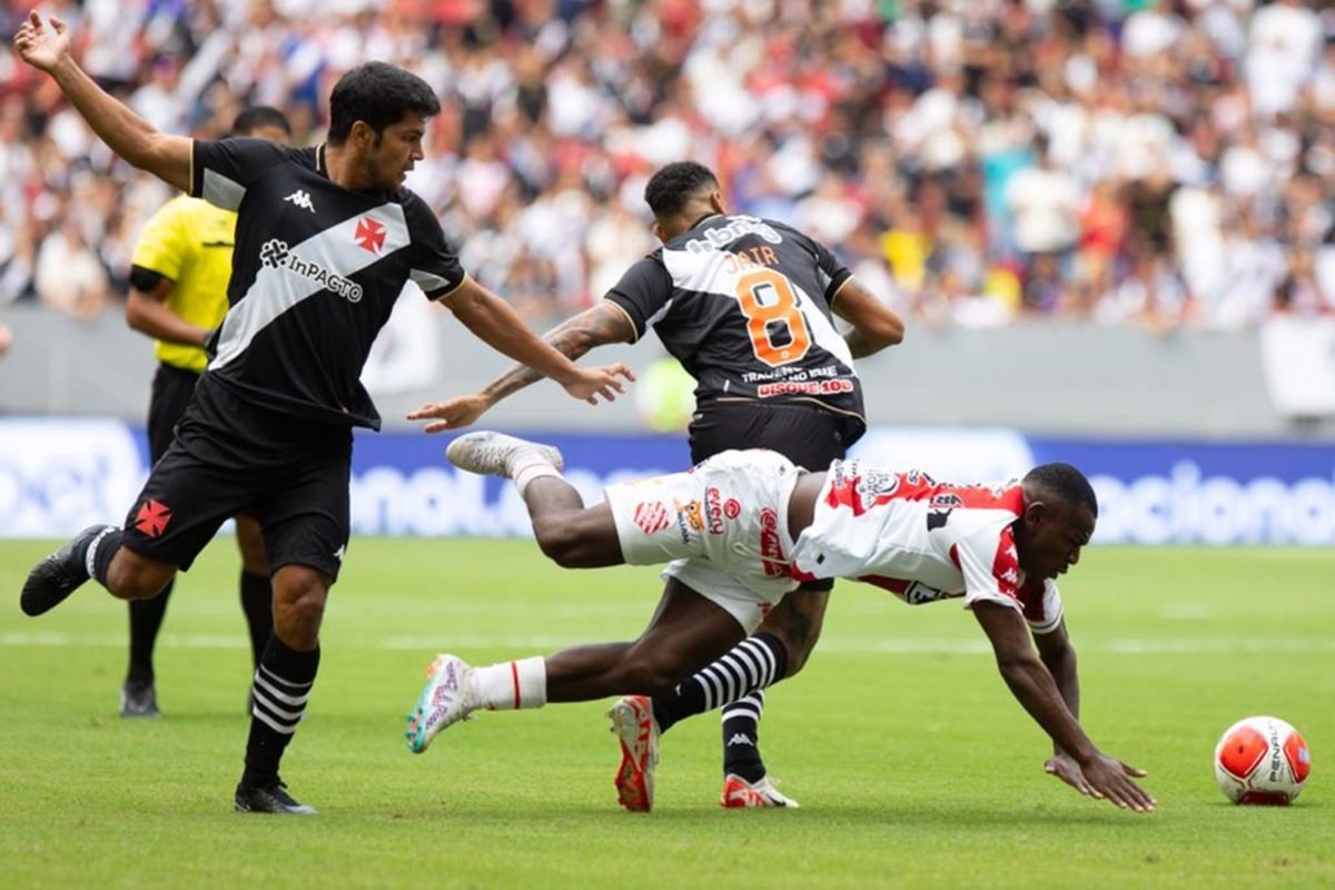 Eletrizante: Bangu e Vasco empatam em 2 x 2 no Mané Garrincha | Metrópoles