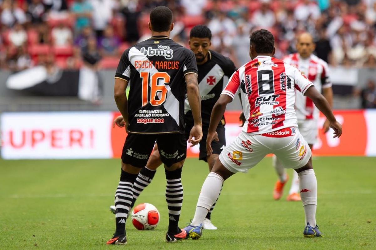 Eletrizante: Bangu e Vasco empatam em 2 x 2 no Mané Garrincha | Metrópoles