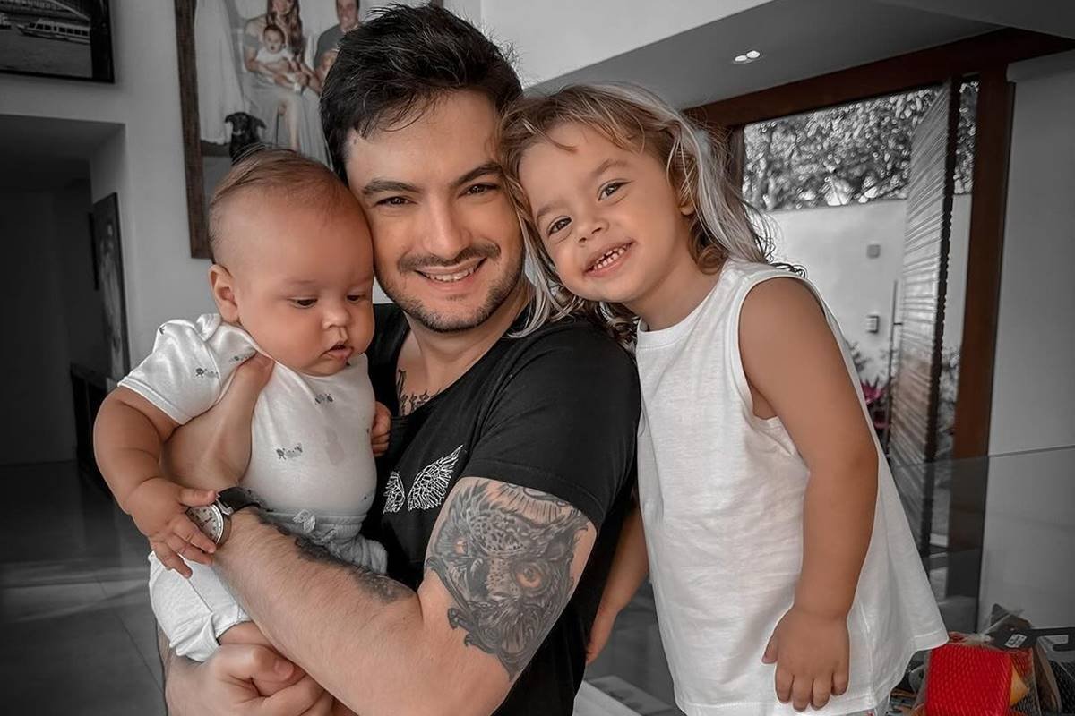 Felipe Neto comemora nascimento do irmão, que é 36 anos mais novo ...