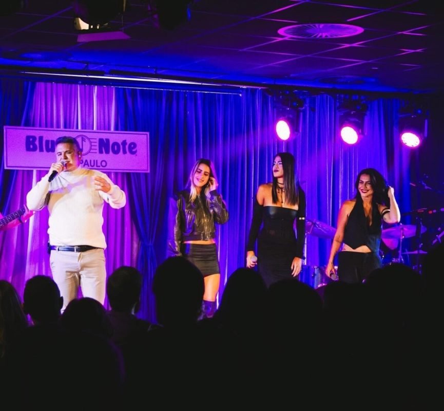 Vídeo: Cleo deixa grupo Eu e Elas, formado pelas irmãs e pelo padrasto ...