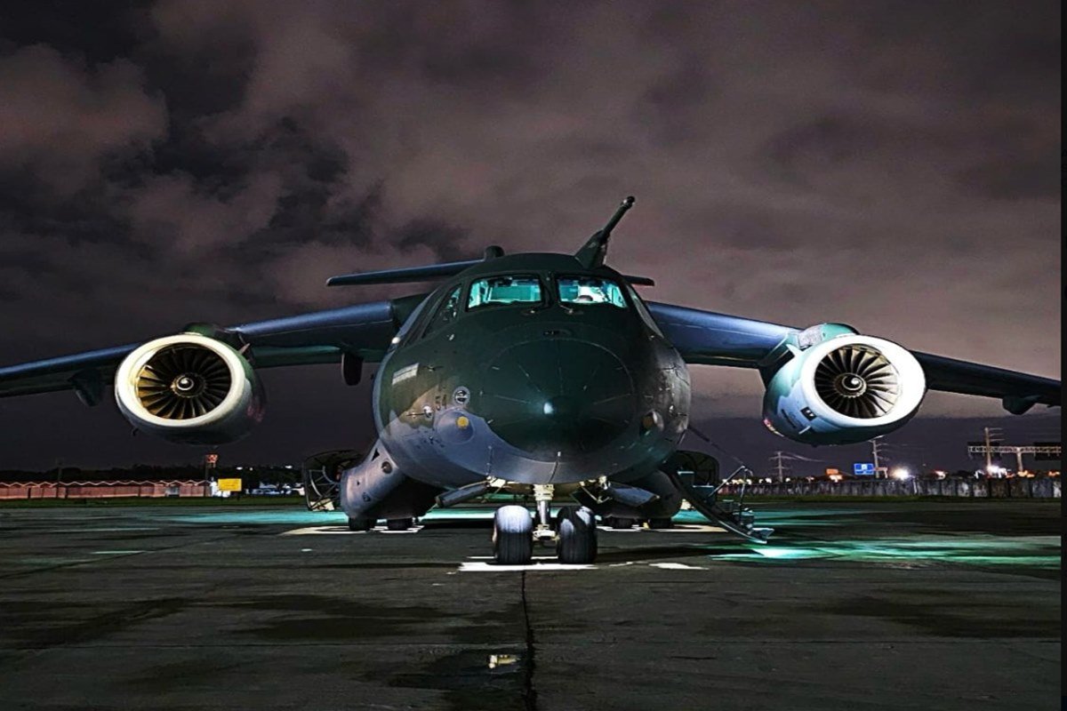 Avião da FAB chega a Brasília com insumos para Hospital de Campanha ...