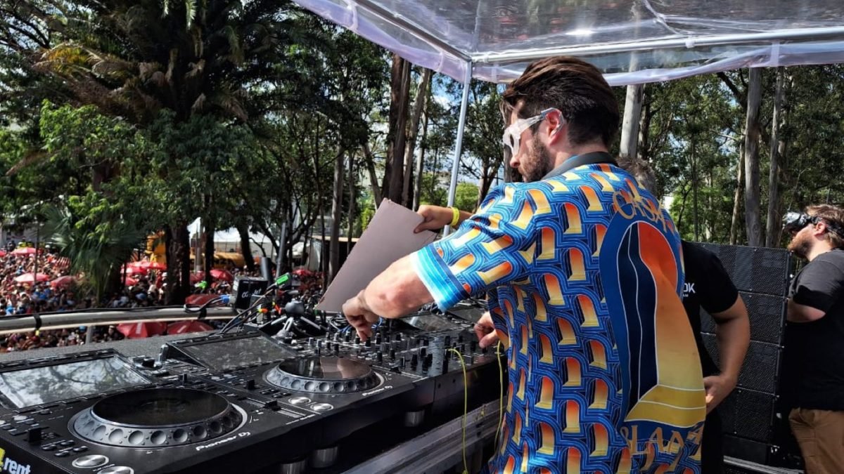 Carnaval: Alok leva milhares ao Ibirapuera em show de trio elétrico ...