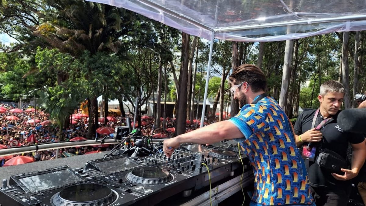 Carnaval: Alok leva milhares ao Ibirapuera em show de trio elétrico ...