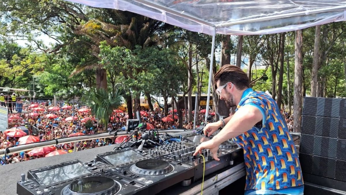 Carnaval: Alok leva milhares ao Ibirapuera em show de trio elétrico ...