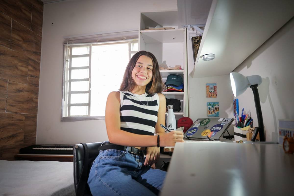 Aos 18 anos, brasiliense consegue bolsa de 100% em escola de ciência ...