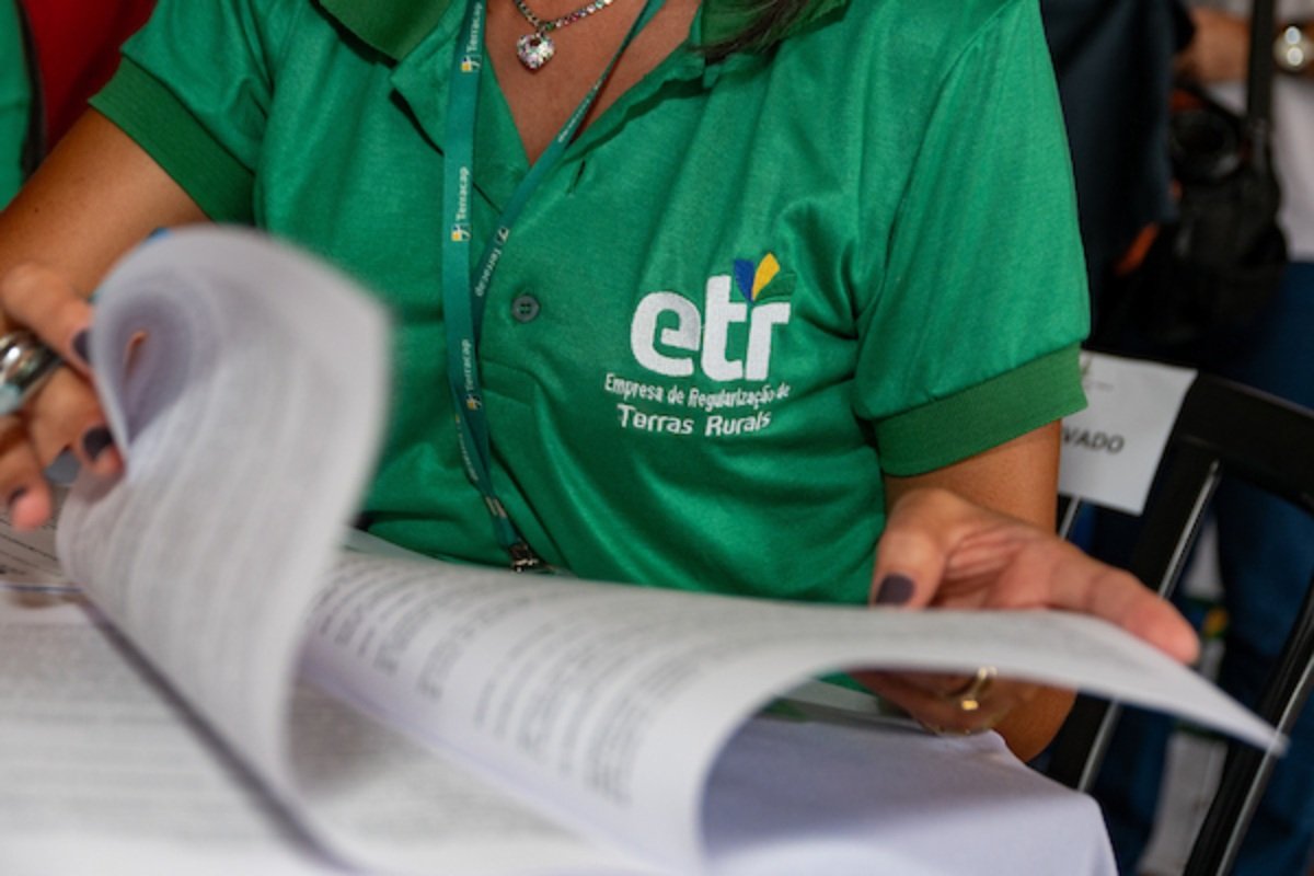Mais de 100 trabalhadores rurais recebem a concessão das terras no DF ...