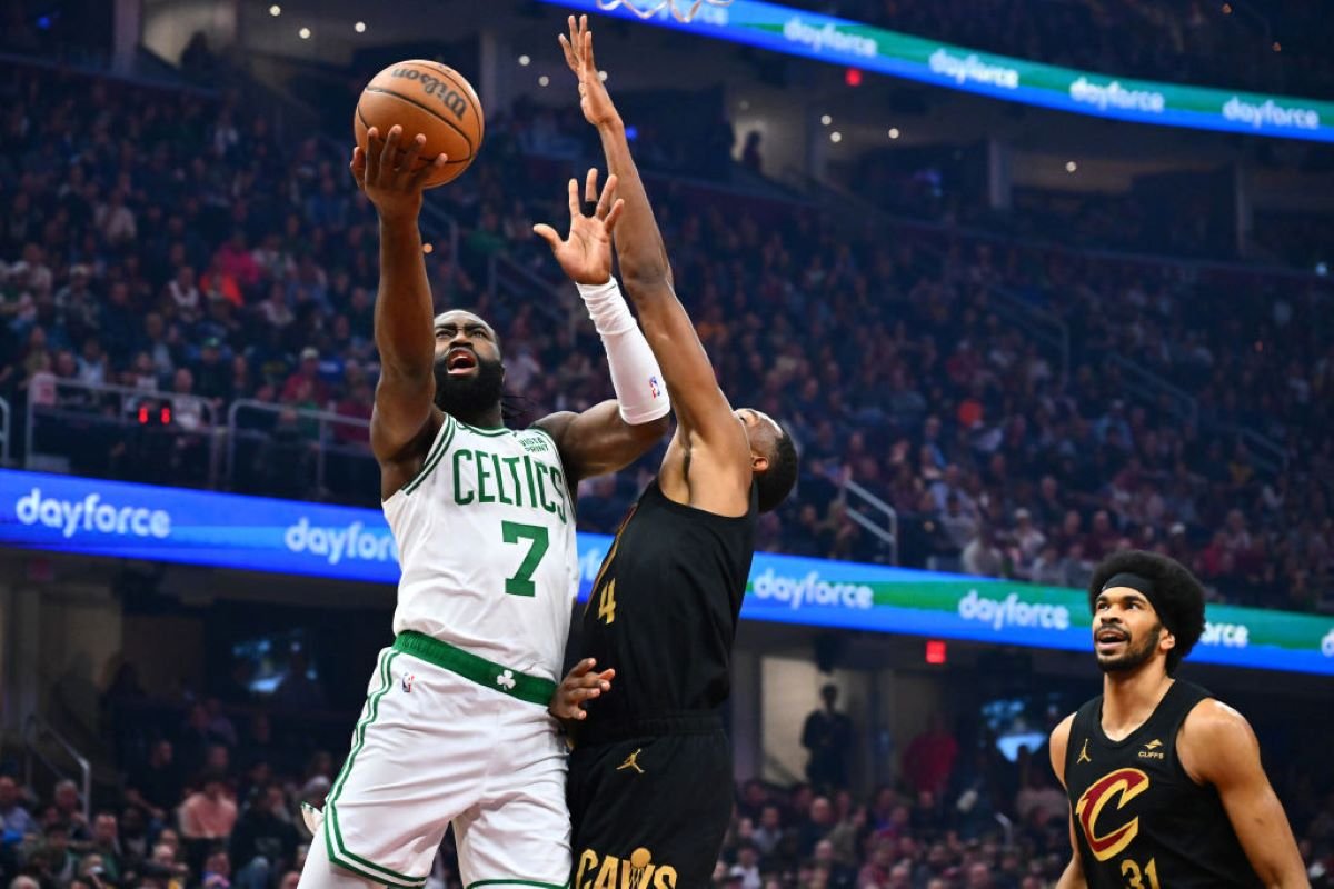 Cavs botam fim à boa sequência do Boston com vitória no último minuto ...