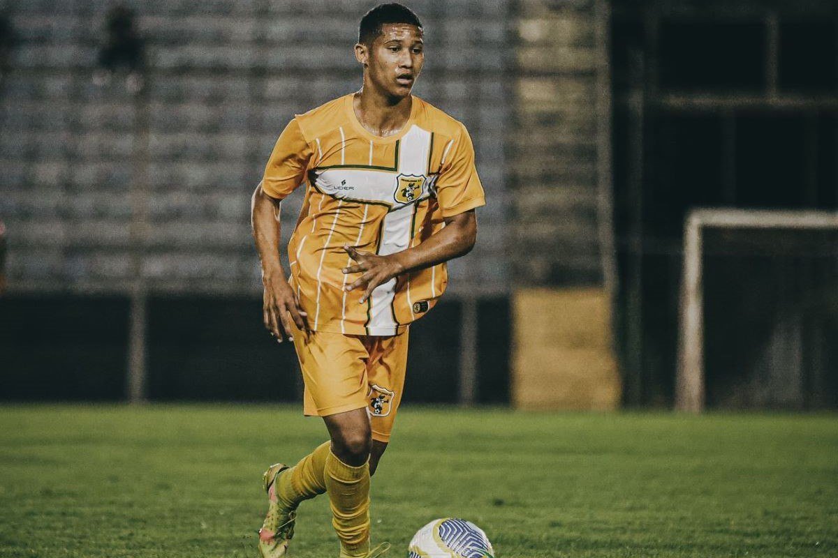 Brasiliense promove a estreia de jovem promessa no profissional | Metrópoles