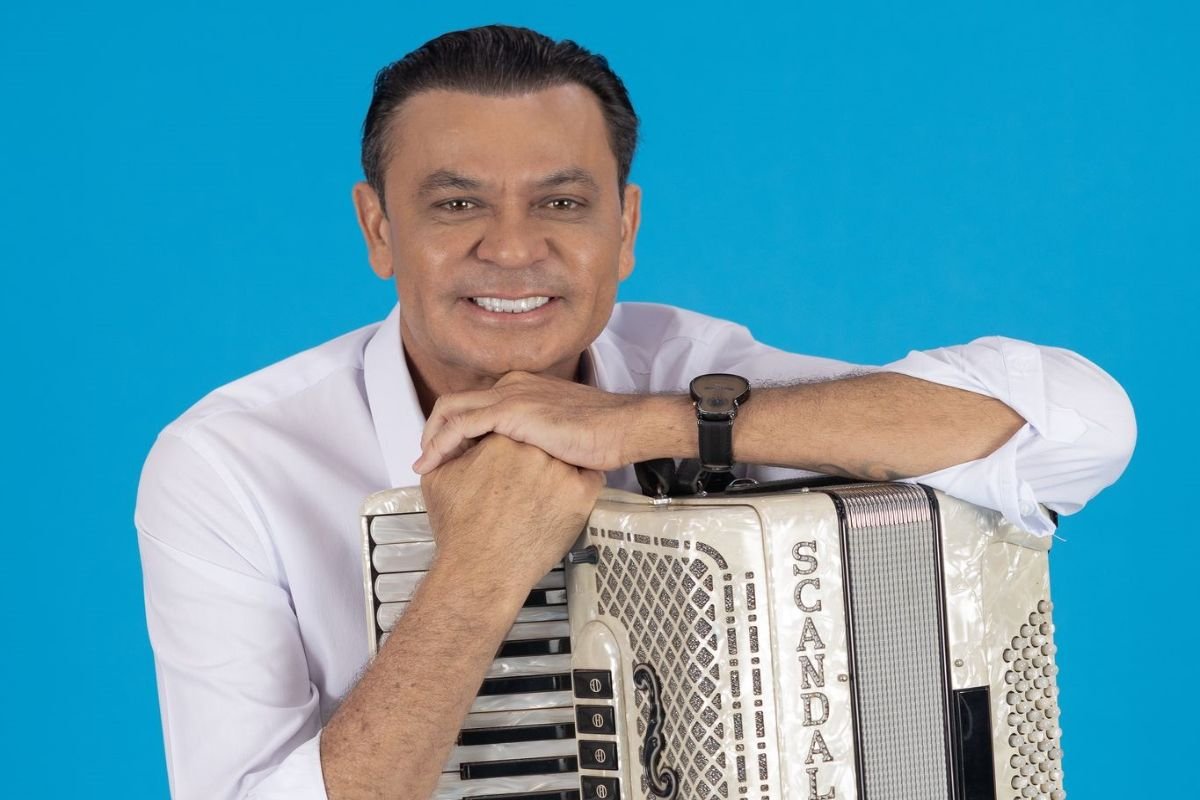 Frank Aguiar estreia novo programa na TV Aparecida | Metrópoles