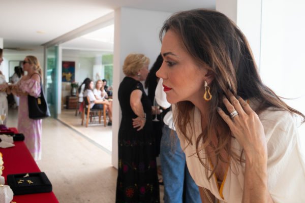 Susan Neves recebe designer Paola Vilas em almoço especial no Lago Sul ...