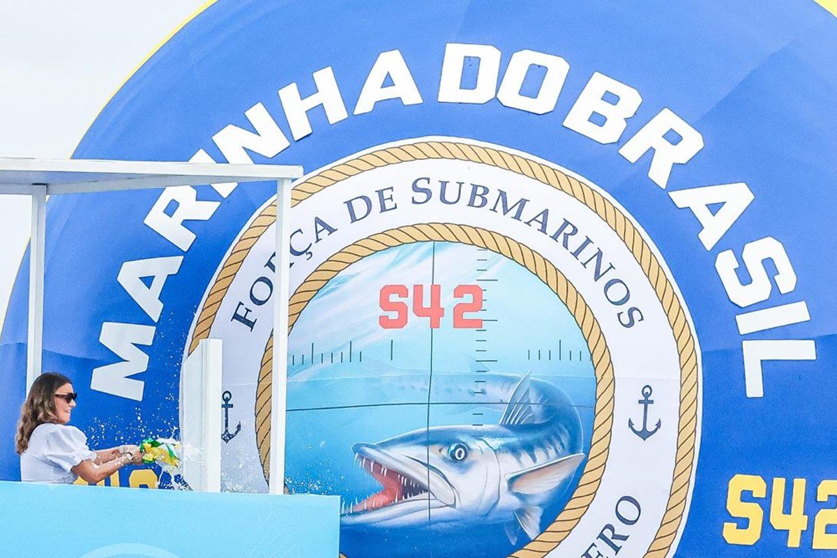 “Defesa é para paz”, diz Lula ao inaugurar submarino com Macron | Metrópoles