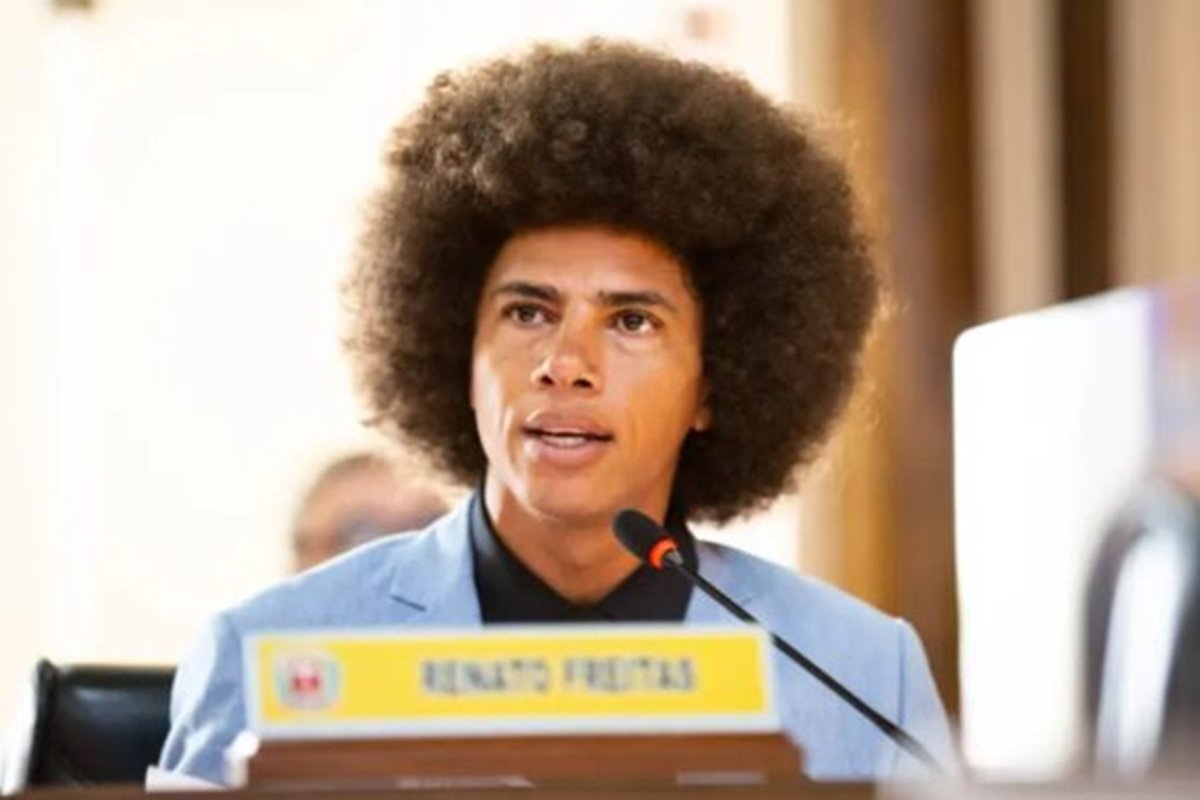 Quem é Renato Freitas, deputado do PT que trocou socos na rua